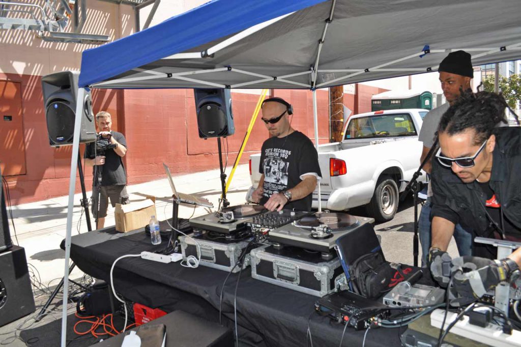 HORIZONS | Programs | Prevention | DJ Class